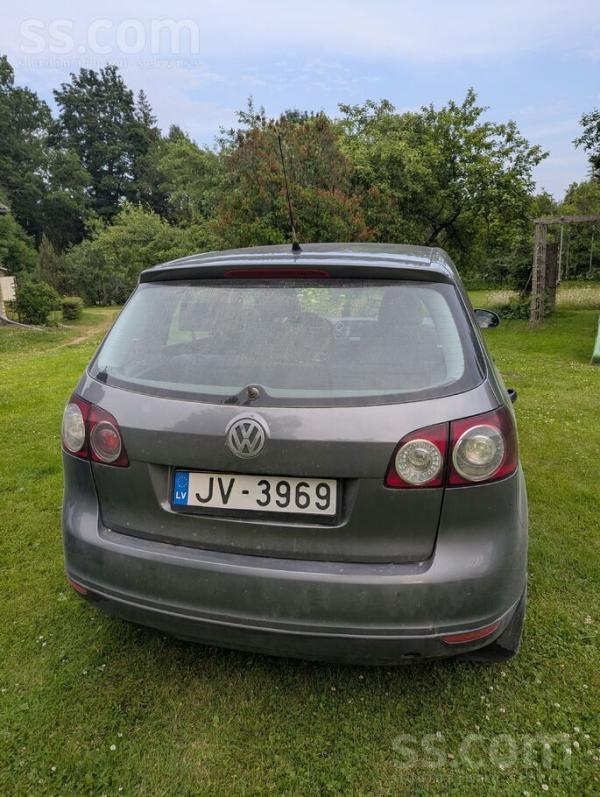 Grey Volkswagen Golf Plus 2008 in Cesis, with an engine capacity of 2.00 L and mileage of 148 thousand km for 900 €, photo 5 on AUTOMOTO.COM.LV