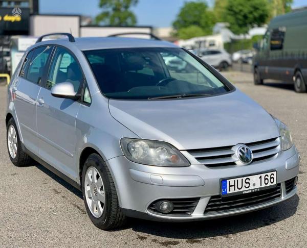 Grey Volkswagen Golf Plus 2008 in Vilnius, with an engine capacity of 1.90 L and mileage of 334 thousand km for 2950 €, photo 4 on AUTOMOTO.COM.LV