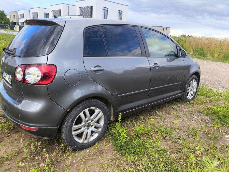 Grey Volkswagen Golf Plus 2008 in Vilnius, with an engine capacity of 1.90 L and mileage of 388 thousand km for 600 €, photo 3 on AUTOMOTO.COM.LV