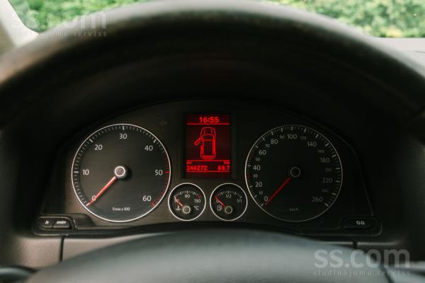 Grey Volkswagen Golf Plus 2008 in Liepaja, with an engine capacity of 1.90 L and mileage of 346 thousand km for 2250 €, photo 5 on AUTOMOTO.COM.LV