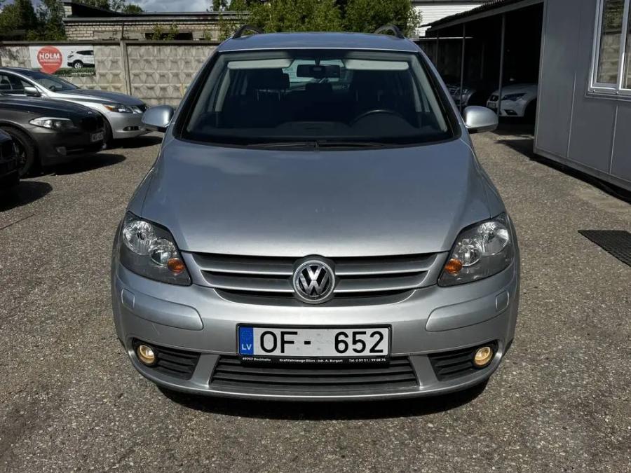 Pelēks Volkswagen Golf Plus 2008 Daugavpils, ar dzinēja tilpumu 2.00 L un nobraukumu 220 tūkst. km par 3750 €, foto 3 vietnē AUTOMOTO.COM.LV