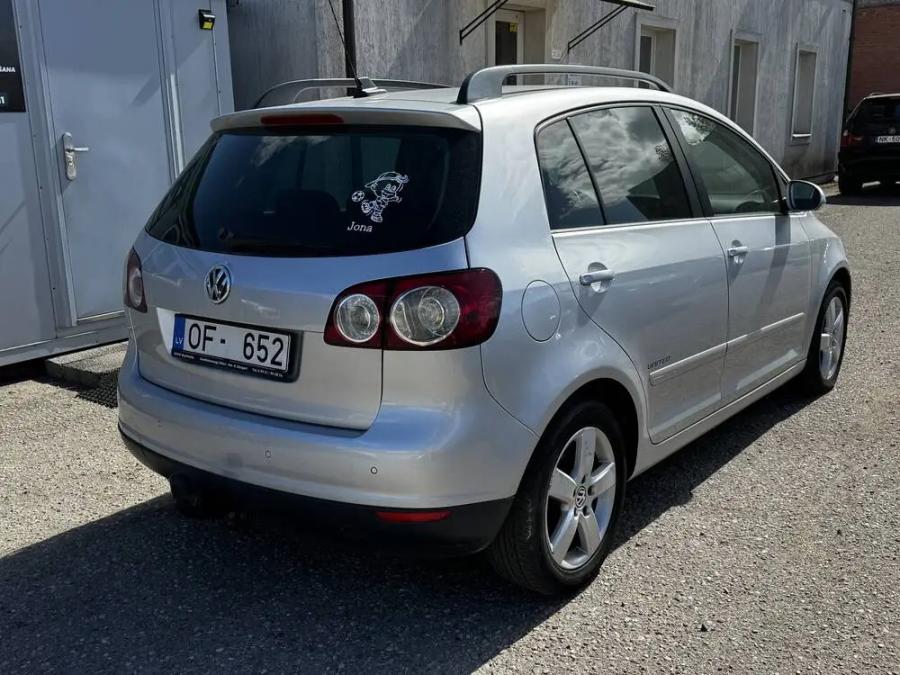 Pelēks Volkswagen Golf Plus 2008 Daugavpils, ar dzinēja tilpumu 2.00 L un nobraukumu 220 tūkst. km par 3750 €, foto 7 vietnē AUTOMOTO.COM.LV