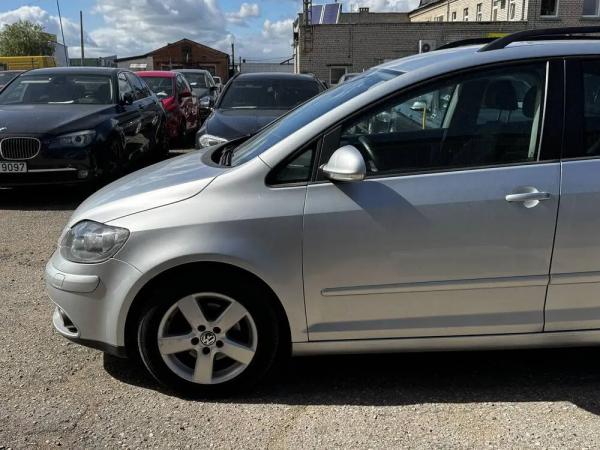 Grey Volkswagen Golf Plus 2008 in Daugavpils, with an engine capacity of 2.00 L and mileage of 220 thousand km for 3750 €, photo 7 on AUTOMOTO.COM.LV