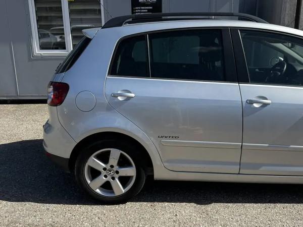 Grey Volkswagen Golf Plus 2008 in Daugavpils, with an engine capacity of 2.00 L and mileage of 220 thousand km for 3750 €, photo 8 on AUTOMOTO.COM.LV