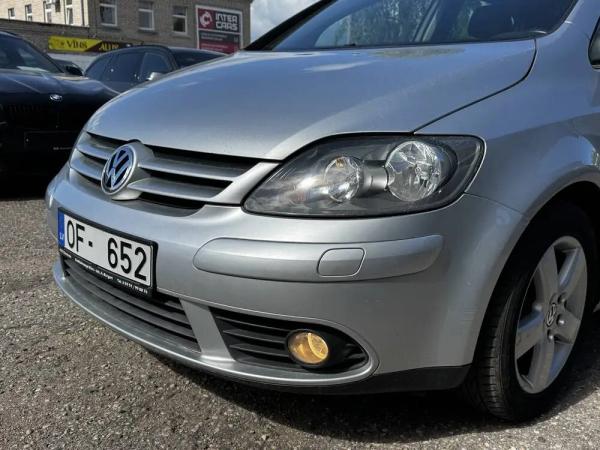 Grey Volkswagen Golf Plus 2008 in Daugavpils, with an engine capacity of 2.00 L and mileage of 220 thousand km for 3750 €, photo 9 on AUTOMOTO.COM.LV