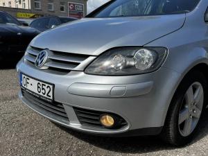Pelēks Volkswagen Golf Plus 2008 Daugavpils, ar dzinēja tilpumu 2.00 L un nobraukumu 220 tūkst. km par 3750 €, foto 10 vietnē AUTOMOTO.COM.LV