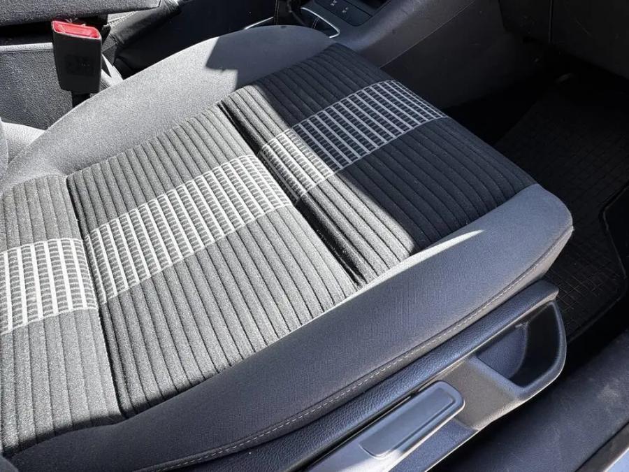 Pelēks Volkswagen Golf Plus 2008 Daugavpils, ar dzinēja tilpumu 2.00 L un nobraukumu 220 tūkst. km par 3750 €, foto 23 vietnē AUTOMOTO.COM.LV