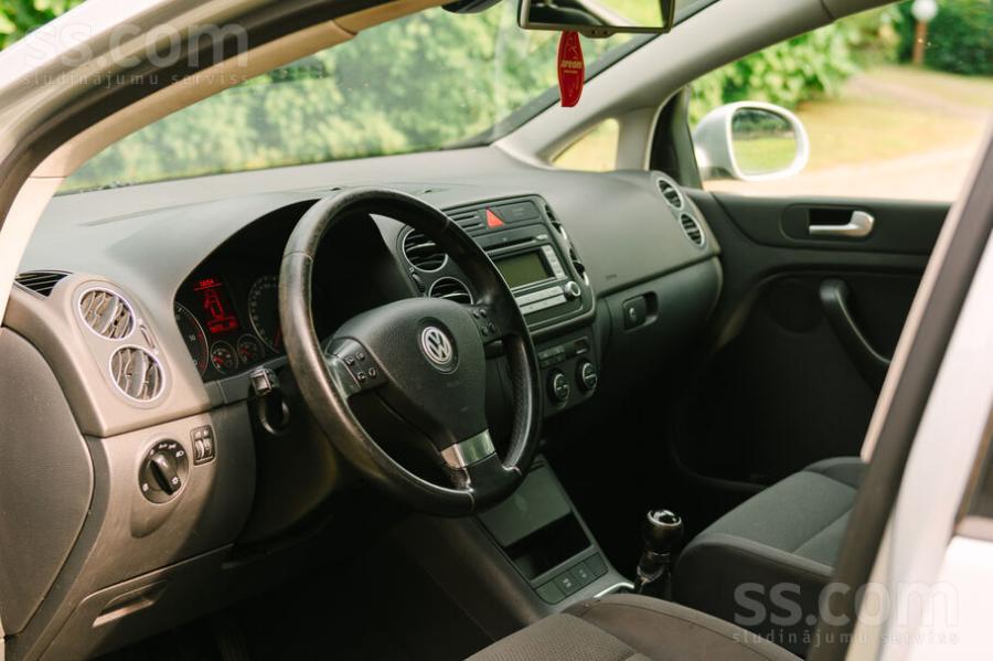 Grey Volkswagen Golf Plus 2008 in Liepaja, with an engine capacity of 1.90 L and mileage of 346 thousand km for 2200 €, photo 6 on AUTOMOTO.COM.LV