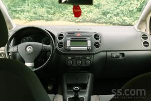 Grey Volkswagen Golf Plus 2008 in Liepaja, with an engine capacity of 1.90 L and mileage of 346 thousand km for 2200 €, photo 10 on AUTOMOTO.COM.LV