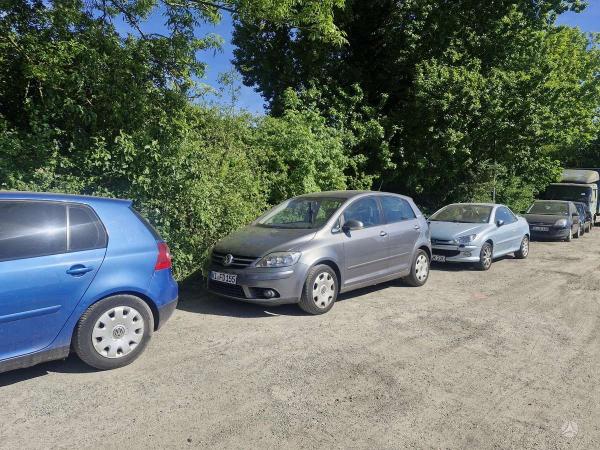 Grey Volkswagen Golf Plus 2008 in Klaipeda, with an engine capacity of 1.97 L and mileage of 286 thousand km for 2399 €, photo 2 on AUTOMOTO.COM.LV