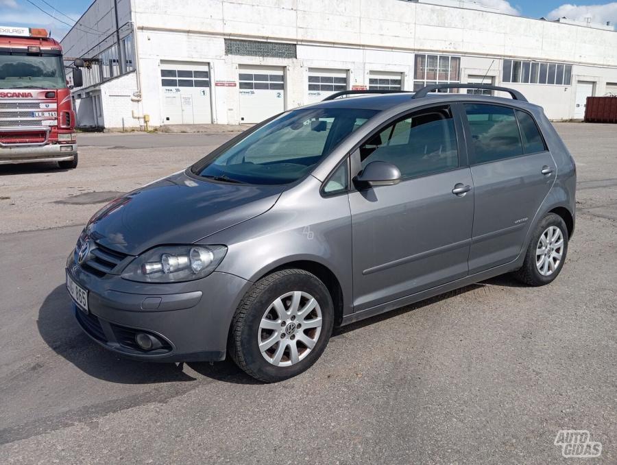 Pelēks Volkswagen Golf Plus 2008 Panevēža, ar dzinēja tilpumu 1.90 L un nobraukumu 348 tūkst. km par 2350 €, foto 3 vietnē AUTOMOTO.COM.LV