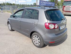 Pelēks Volkswagen Golf Plus 2008 Panevēža, ar dzinēja tilpumu 1.90 L un nobraukumu 348 tūkst. km par 2350 €, foto 4 vietnē AUTOMOTO.COM.LV