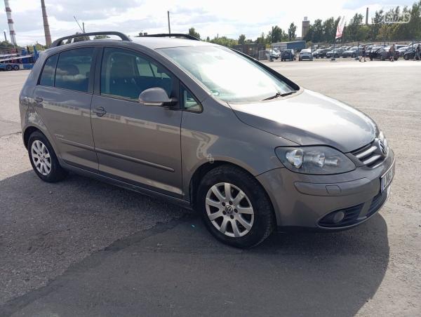 Pelēks Volkswagen Golf Plus 2008 Panevēža, ar dzinēja tilpumu 1.90 L un nobraukumu 348 tūkst. km par 2350 €, foto 5 vietnē AUTOMOTO.COM.LV