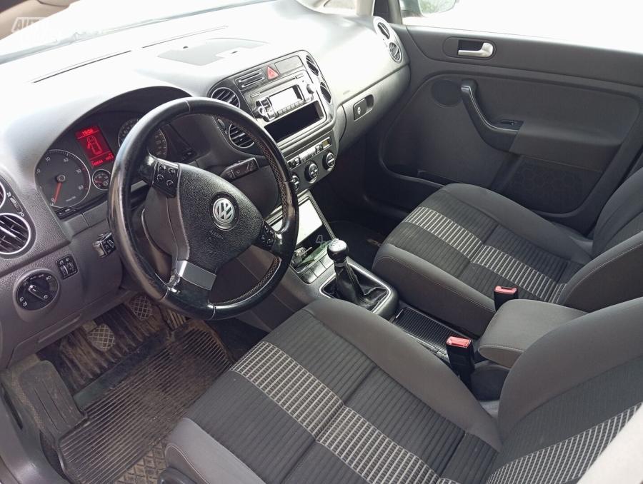 Pelēks Volkswagen Golf Plus 2008 Panevēža, ar dzinēja tilpumu 1.90 L un nobraukumu 348 tūkst. km par 2350 €, foto 8 vietnē AUTOMOTO.COM.LV