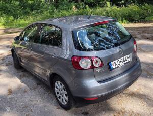 Pelēks Volkswagen Golf Plus 2008 Viļņa, ar dzinēja tilpumu 1.90 L un nobraukumu 207 tūkst. km par 3300 €, foto 4 vietnē AUTOMOTO.COM.LV