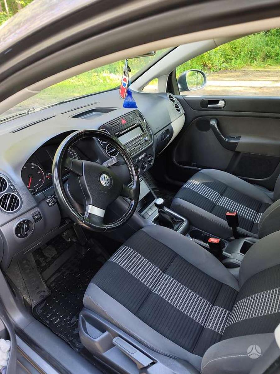 Pelēks Volkswagen Golf Plus 2008 Viļņa, ar dzinēja tilpumu 1.90 L un nobraukumu 207 tūkst. km par 3300 €, foto 13 vietnē AUTOMOTO.COM.LV