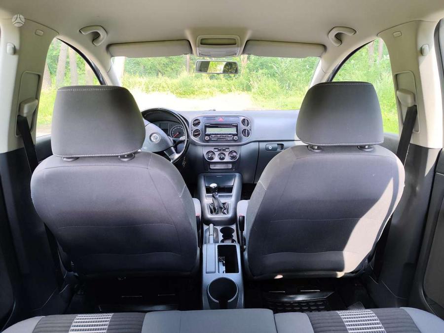Pelēks Volkswagen Golf Plus 2008 Viļņa, ar dzinēja tilpumu 1.90 L un nobraukumu 207 tūkst. km par 3300 €, foto 15 vietnē AUTOMOTO.COM.LV
