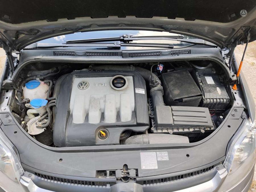 Pelēks Volkswagen Golf Plus 2008 Viļņa, ar dzinēja tilpumu 1.90 L un nobraukumu 207 tūkst. km par 3300 €, foto 16 vietnē AUTOMOTO.COM.LV