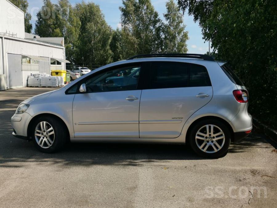 Grey Volkswagen Golf Plus 2008 in Jurmala, with an engine capacity of 1.90 L and mileage of 302 thousand km for 3900 €, photo 3 on AUTOMOTO.COM.LV