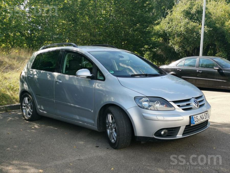 Grey Volkswagen Golf Plus 2008 in Jurmala, with an engine capacity of 1.90 L and mileage of 302 thousand km for 3900 €, photo 5 on AUTOMOTO.COM.LV