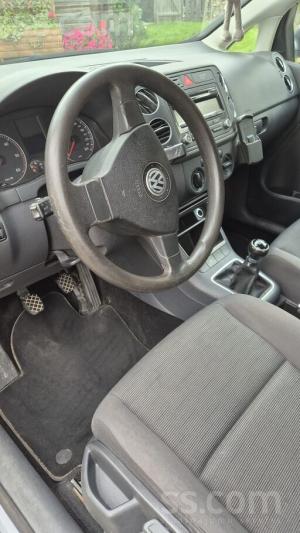 Pelēks Volkswagen Golf Plus 2008 Jēkabpils, ar dzinēja tilpumu 1.90 L un nobraukumu 356 tūkst. km par 2200 €, foto 13 vietnē AUTOMOTO.COM.LV