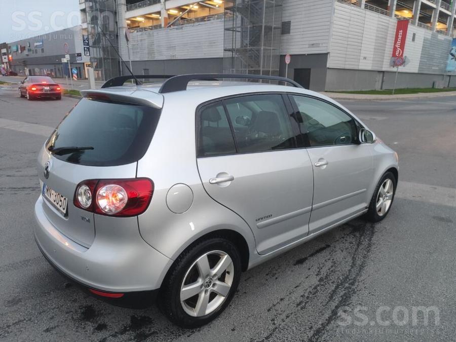 Pelēks Volkswagen Golf Plus 2008 Rīga, ar dzinēja tilpumu 1.90 L un nobraukumu 222 tūkst. km par 2250 €, foto 4 vietnē AUTOMOTO.COM.LV