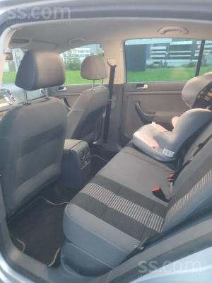 Pelēks Volkswagen Golf Plus 2008 Rīga, ar dzinēja tilpumu 1.90 L un nobraukumu 222 tūkst. km par 2250 €, foto 8 vietnē AUTOMOTO.COM.LV