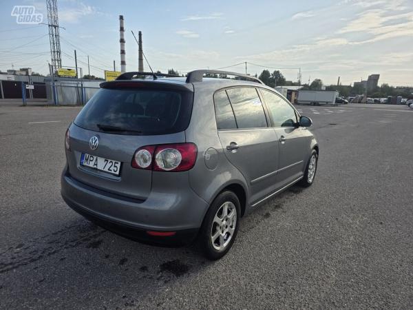 Grey Volkswagen Golf Plus 2008 in Panevezys, with an engine capacity of 1.90 L and mileage of 378 thousand km for 2550 €, photo 3 on AUTOMOTO.COM.LV