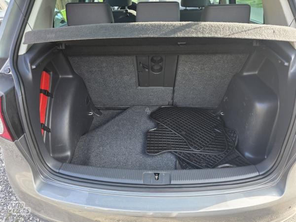 Grey Volkswagen Golf Plus 2008 in Panevezys, with an engine capacity of 1.90 L and mileage of 378 thousand km for 2550 €, photo 11 on AUTOMOTO.COM.LV