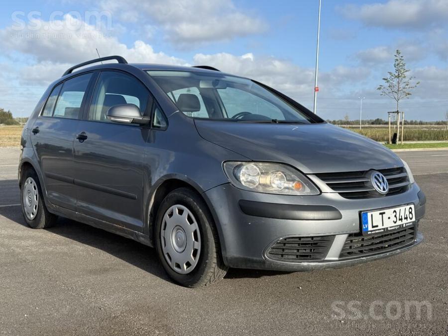 Grey Volkswagen Golf Plus 2008 in Liepaja, with an engine capacity of 1.90 L and mileage of 278 thousand km for 1400 €, photo 1 on AUTOMOTO.COM.LV