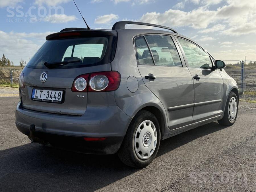 Grey Volkswagen Golf Plus 2008 in Liepaja, with an engine capacity of 1.90 L and mileage of 278 thousand km for 1400 €, photo 5 on AUTOMOTO.COM.LV