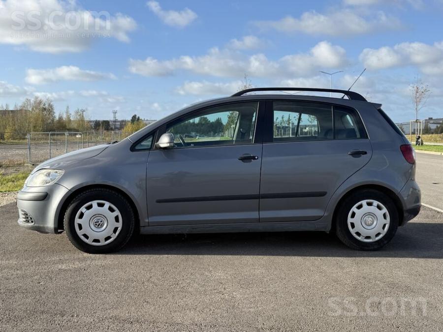 Grey Volkswagen Golf Plus 2008 in Liepaja, with an engine capacity of 1.90 L and mileage of 278 thousand km for 1400 €, photo 6 on AUTOMOTO.COM.LV