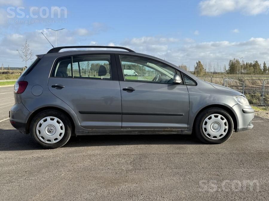 Grey Volkswagen Golf Plus 2008 in Liepaja, with an engine capacity of 1.90 L and mileage of 278 thousand km for 1400 €, photo 7 on AUTOMOTO.COM.LV