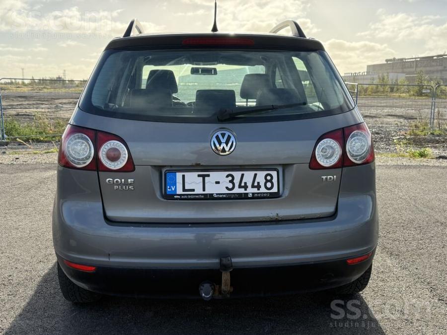 Grey Volkswagen Golf Plus 2008 in Liepaja, with an engine capacity of 1.90 L and mileage of 278 thousand km for 1400 €, photo 9 on AUTOMOTO.COM.LV