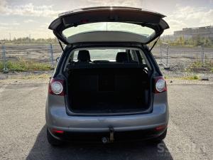 Grey Volkswagen Golf Plus 2008 in Liepaja, with an engine capacity of 1.90 L and mileage of 278 thousand km for 1400 €, photo 10 on AUTOMOTO.COM.LV