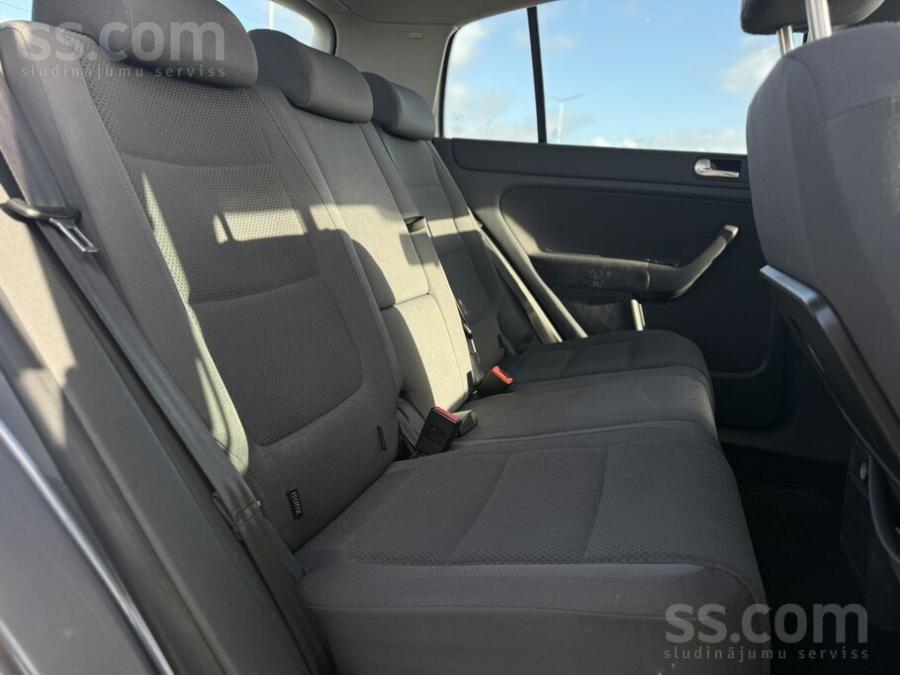 Grey Volkswagen Golf Plus 2008 in Liepaja, with an engine capacity of 1.90 L and mileage of 278 thousand km for 1400 €, photo 15 on AUTOMOTO.COM.LV