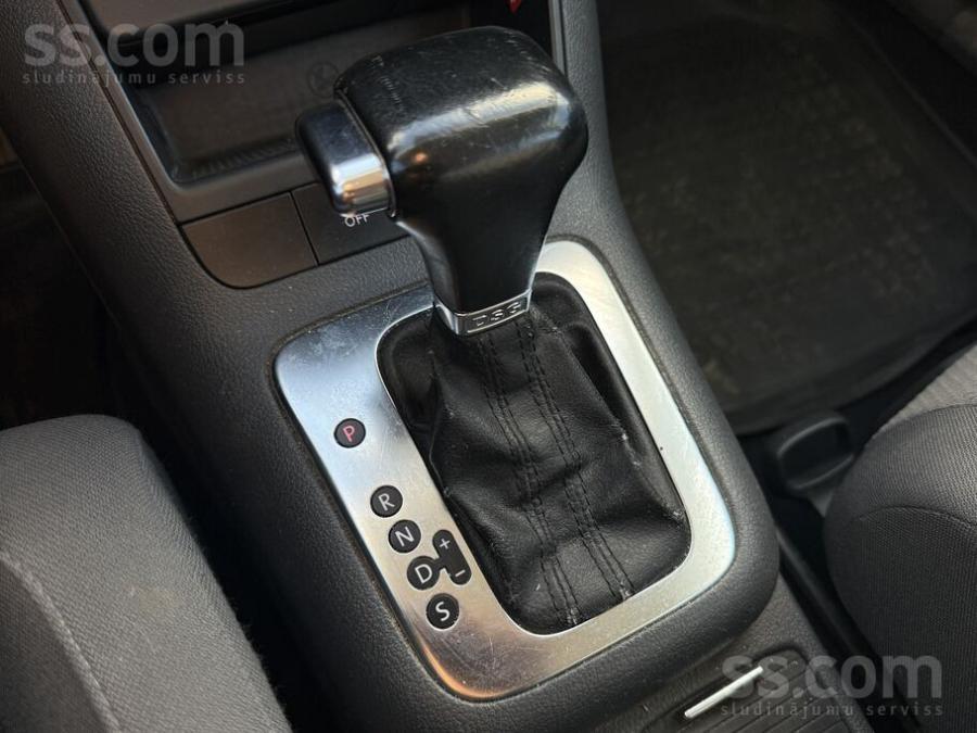 Grey Volkswagen Golf Plus 2008 in Liepaja, with an engine capacity of 1.90 L and mileage of 278 thousand km for 1400 €, photo 19 on AUTOMOTO.COM.LV