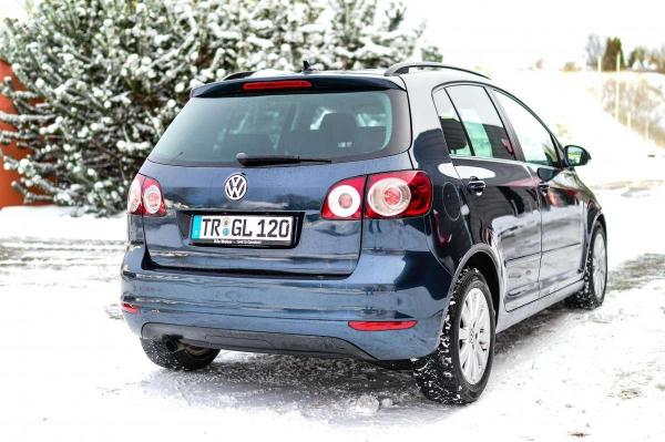Pelēks Volkswagen Golf Plus 2009 Kretinga, ar dzinēja tilpumu 1.60 L un nobraukumu 202 tūkst. km par 3750 €, foto 6 vietnē AUTOMOTO.COM.LV