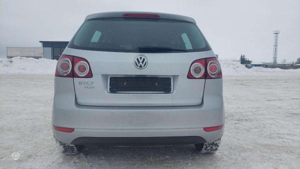 Grey Volkswagen Golf Plus 2009 in Panevezys, with an engine capacity of 1.40 L and mileage of 197 thousand km for 3700 €, photo 4 on AUTOMOTO.COM.LV