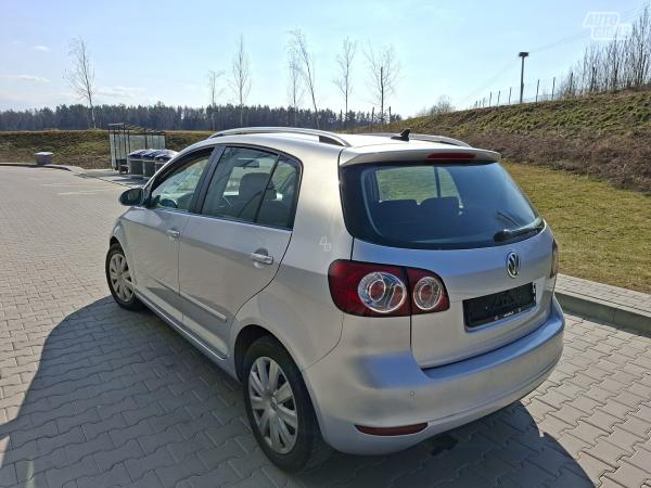 Pelēks Volkswagen Golf Plus 2009 Viļņa, ar dzinēja tilpumu 1.40 L un nobraukumu 202 tūkst. km par 4950 €, foto 4 vietnē AUTOMOTO.COM.LV