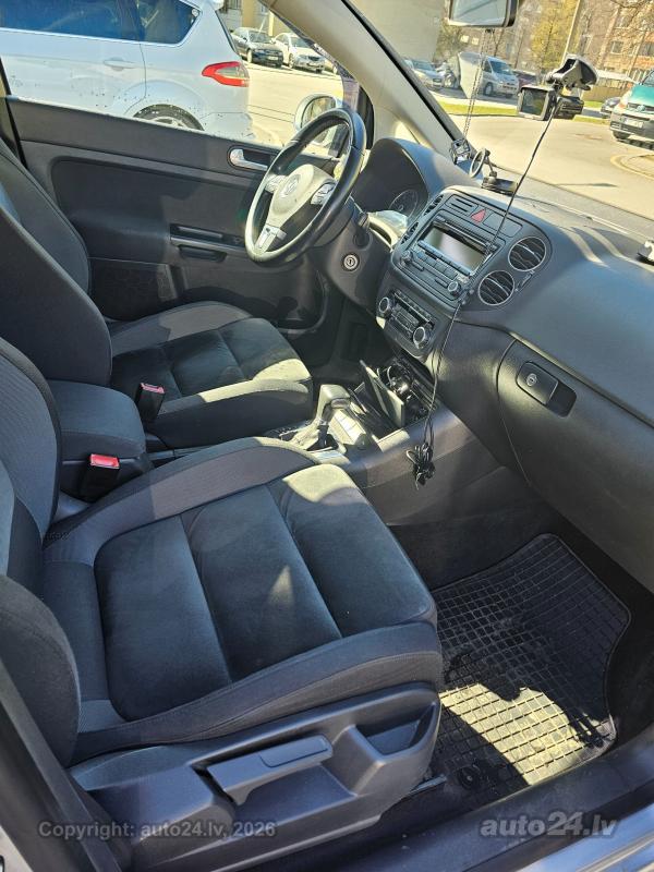 Pelēks Volkswagen Golf Plus 2009 Tallina, ar dzinēja tilpumu 2.00 L un nobraukumu 190 tūkst. km par 4500 €, foto 8 vietnē AUTOMOTO.COM.LV
