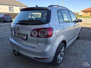 Pelēks Volkswagen Golf Plus 2009 Viļņa, ar dzinēja tilpumu 2.00 L un nobraukumu 250 tūkst. km par 4450 €, foto 5 vietnē AUTOMOTO.COM.LV