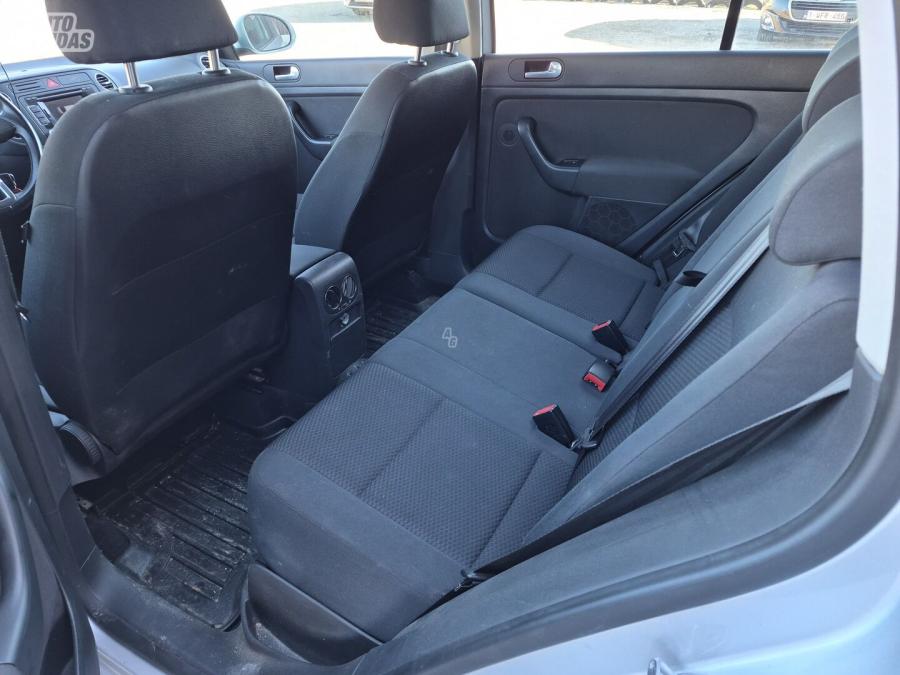 Pelēks Volkswagen Golf Plus 2009 Viļņa, ar dzinēja tilpumu 2.00 L un nobraukumu 250 tūkst. km par 4450 €, foto 8 vietnē AUTOMOTO.COM.LV