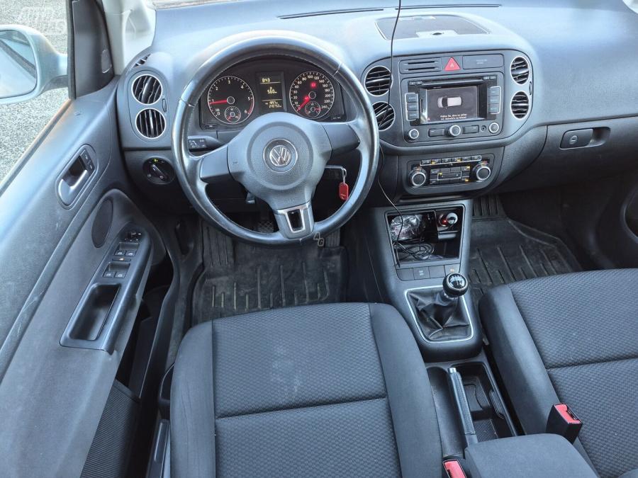 Pelēks Volkswagen Golf Plus 2009 Viļņa, ar dzinēja tilpumu 2.00 L un nobraukumu 250 tūkst. km par 4450 €, foto 9 vietnē AUTOMOTO.COM.LV