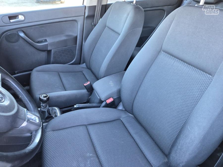 Pelēks Volkswagen Golf Plus 2009 Viļņa, ar dzinēja tilpumu 2.00 L un nobraukumu 250 tūkst. km par 4450 €, foto 10 vietnē AUTOMOTO.COM.LV