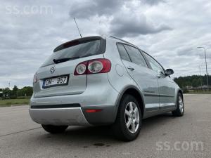 Grey Volkswagen Golf Plus 2009 in Ogre, with an engine capacity of 2.00 L and mileage of 280 thousand km for 5500 €, photo 4 on AUTOMOTO.COM.LV