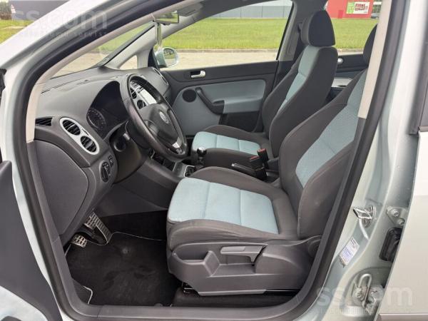 Pelēks Volkswagen Golf Plus 2009 Ogre, ar dzinēja tilpumu 2.00 L un nobraukumu 280 tūkst. km par 5500 €, foto 8 vietnē AUTOMOTO.COM.LV