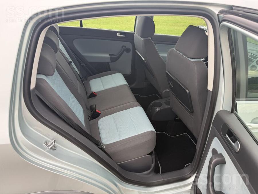 Grey Volkswagen Golf Plus 2009 in Ogre, with an engine capacity of 2.00 L and mileage of 280 thousand km for 5500 €, photo 16 on AUTOMOTO.COM.LV