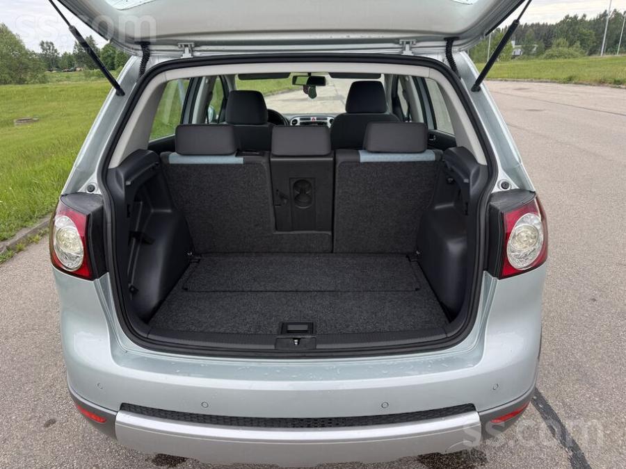 Grey Volkswagen Golf Plus 2009 in Ogre, with an engine capacity of 2.00 L and mileage of 280 thousand km for 5500 €, photo 18 on AUTOMOTO.COM.LV