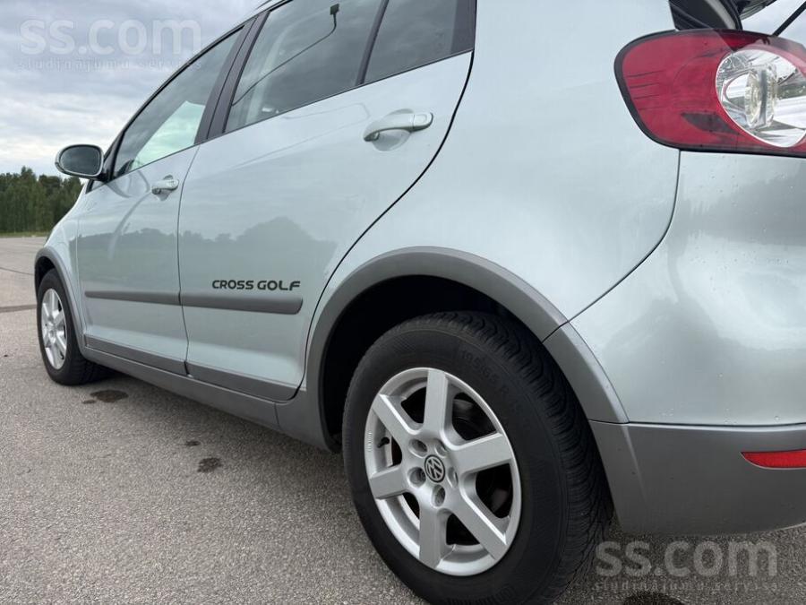 Grey Volkswagen Golf Plus 2009 in Ogre, with an engine capacity of 2.00 L and mileage of 280 thousand km for 5500 €, photo 19 on AUTOMOTO.COM.LV